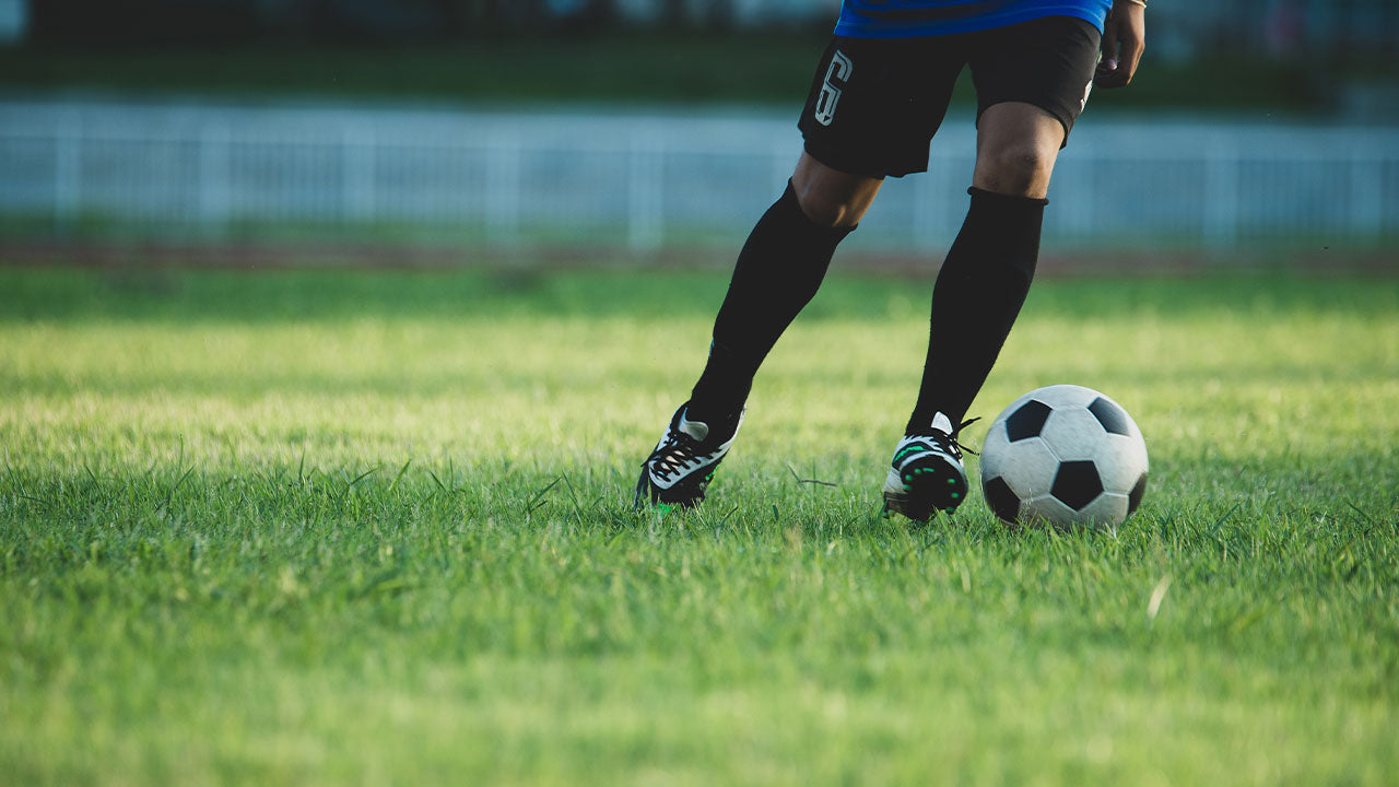 How to Put on Soccer Socks and Shin Guards (Correctly) – Storelli